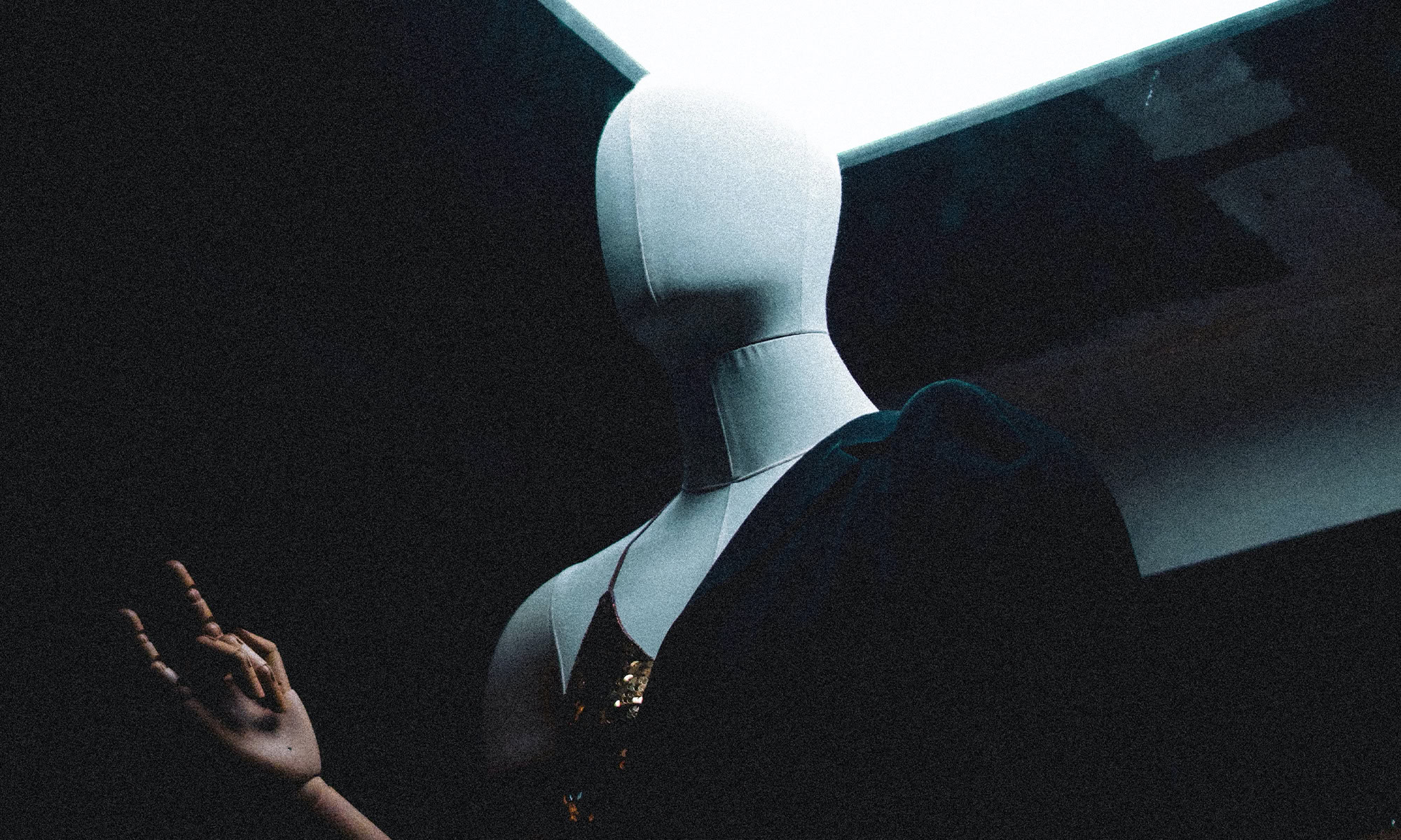 Mannequin in the Spotlight: Exploring Identity and Void - nquiringminds ...